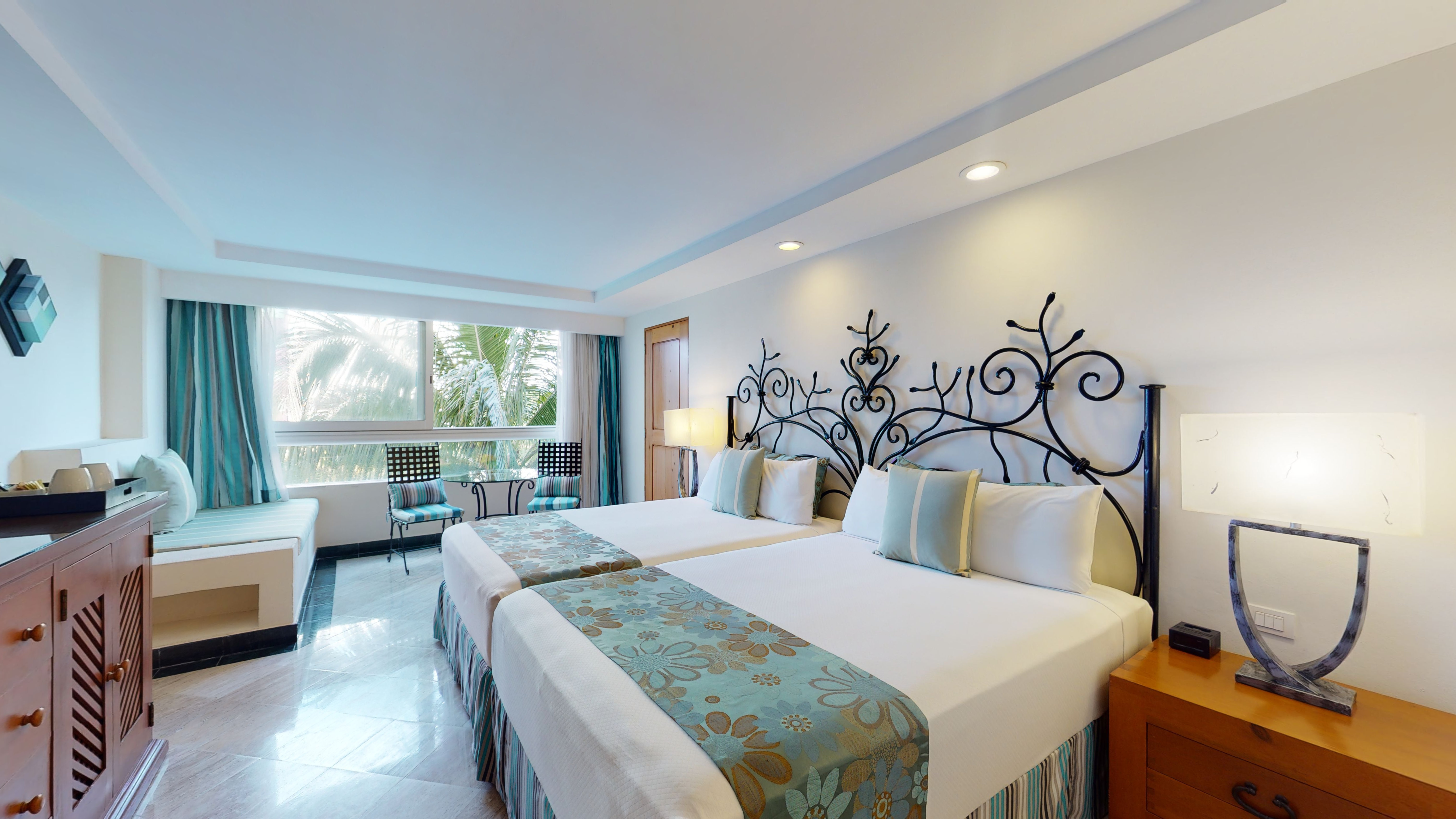 Multimedia Content Images Page | Grand Oasis Palm